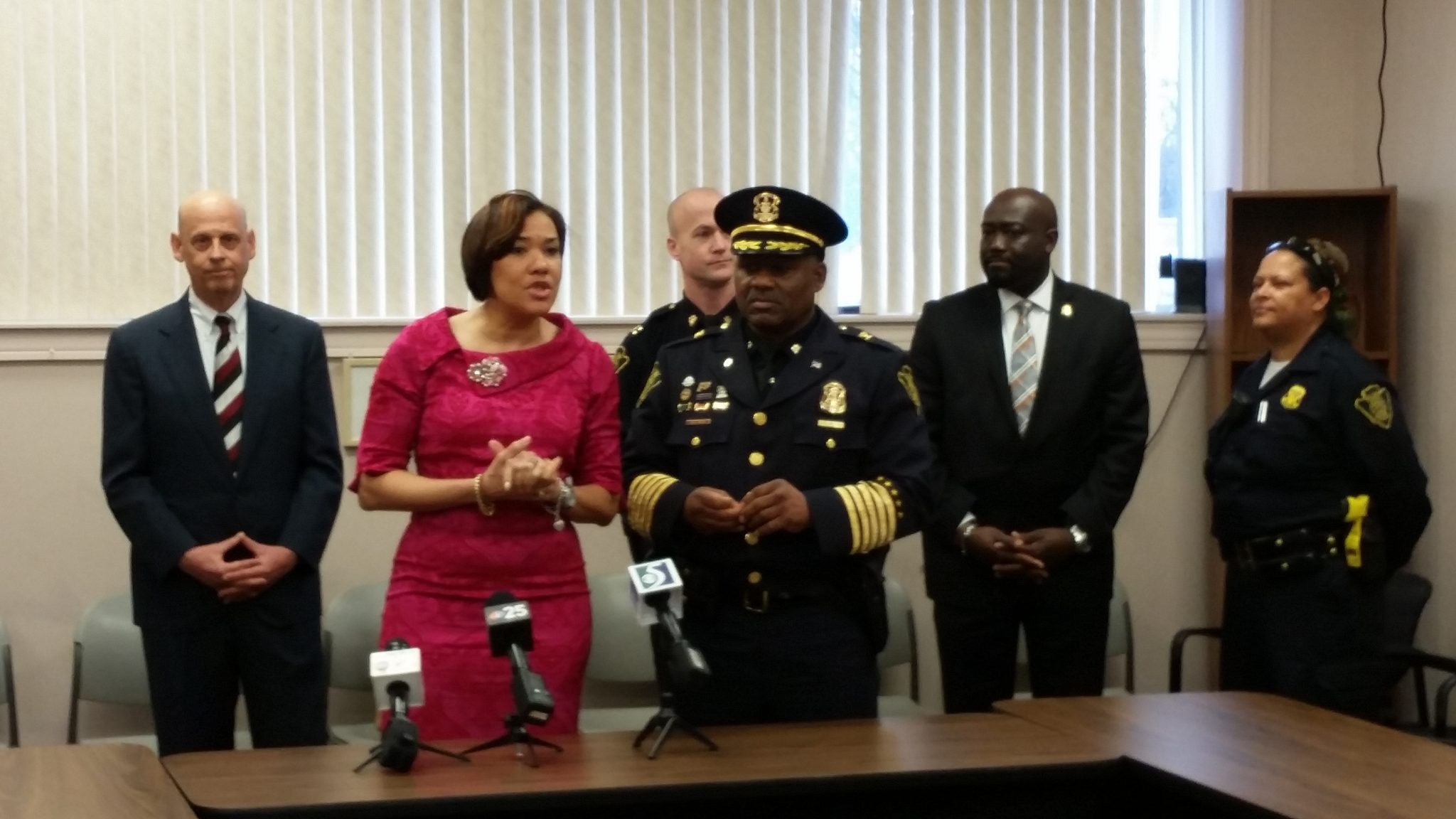 Mayor and Police Chief Announce New Therapy Dog Program & New Police ...